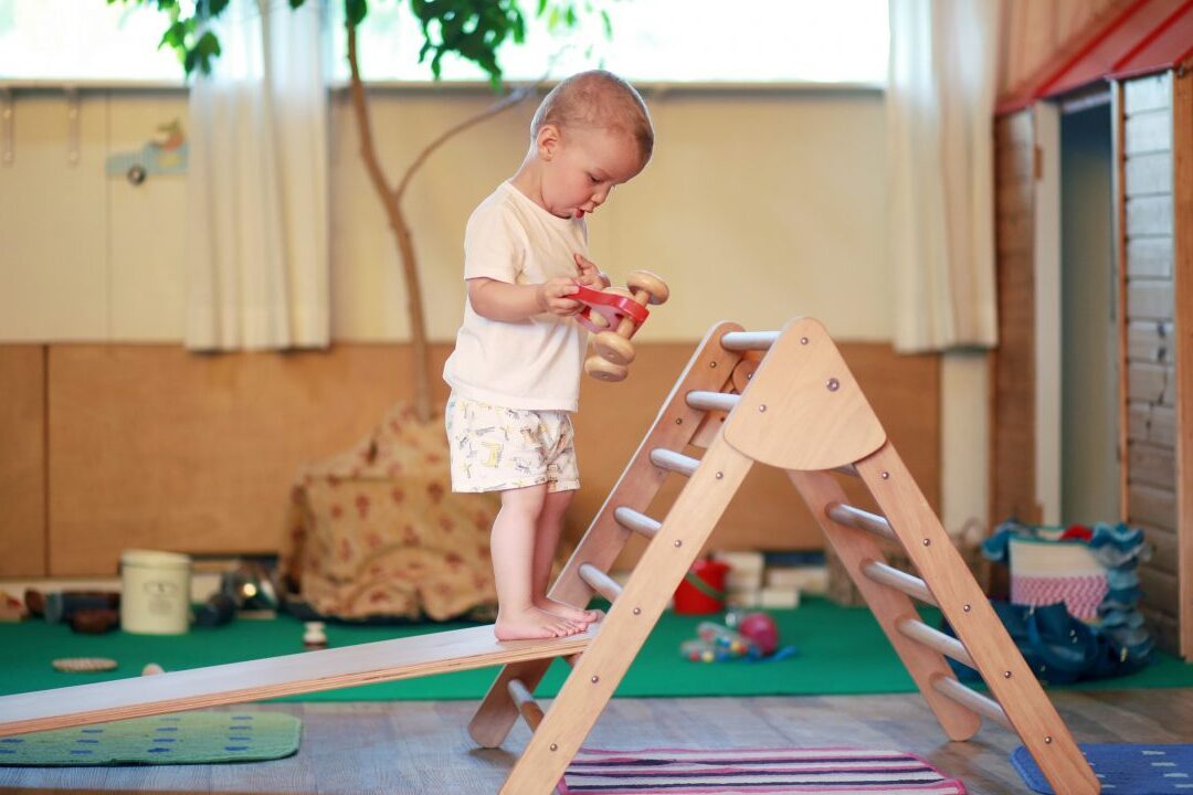 Comment choisir un triangle de Pikler 6 en 1 pour votre enfant ...